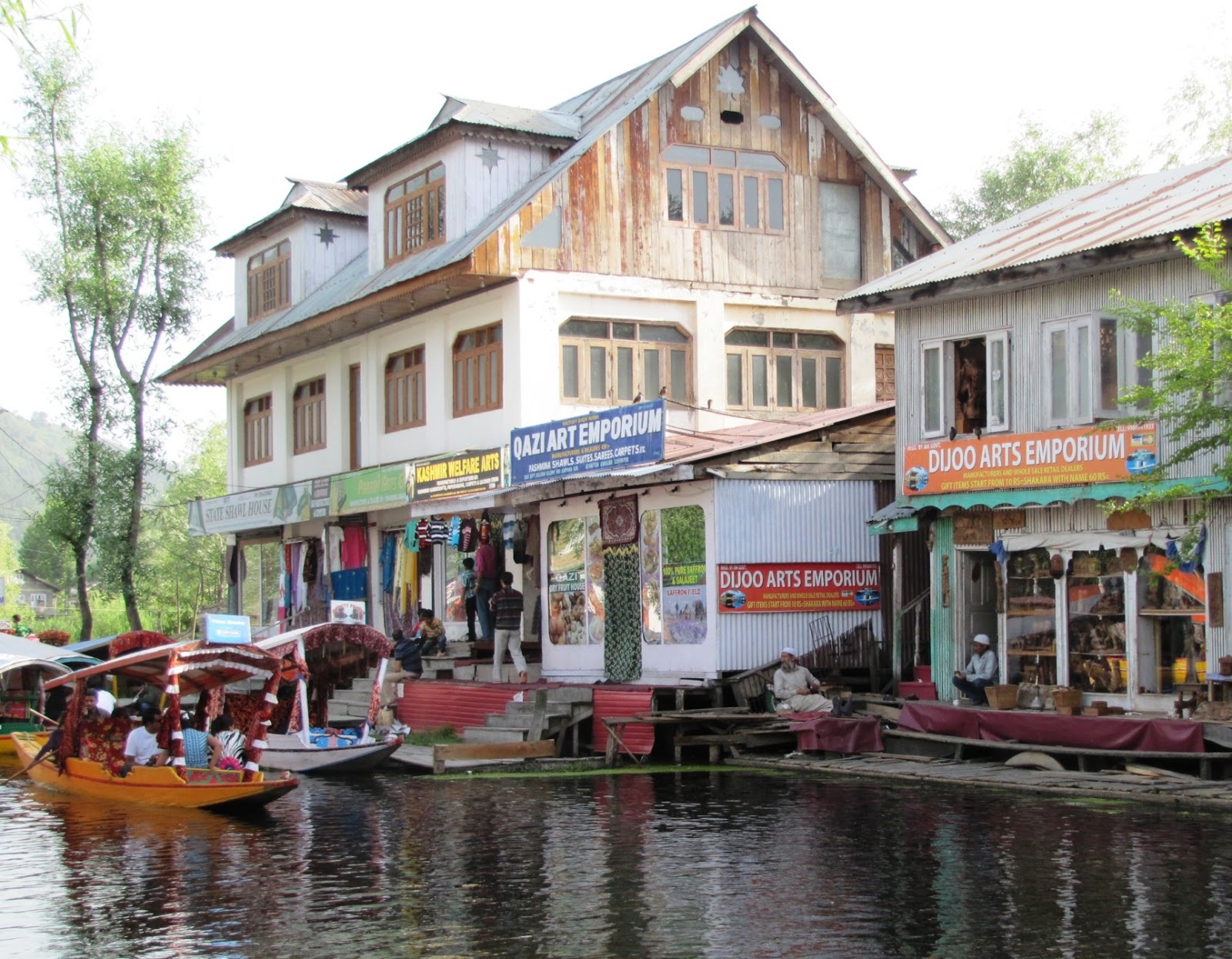 Photo Talking : Dal Lake Is No Dull Lake – Srinagar Revisited