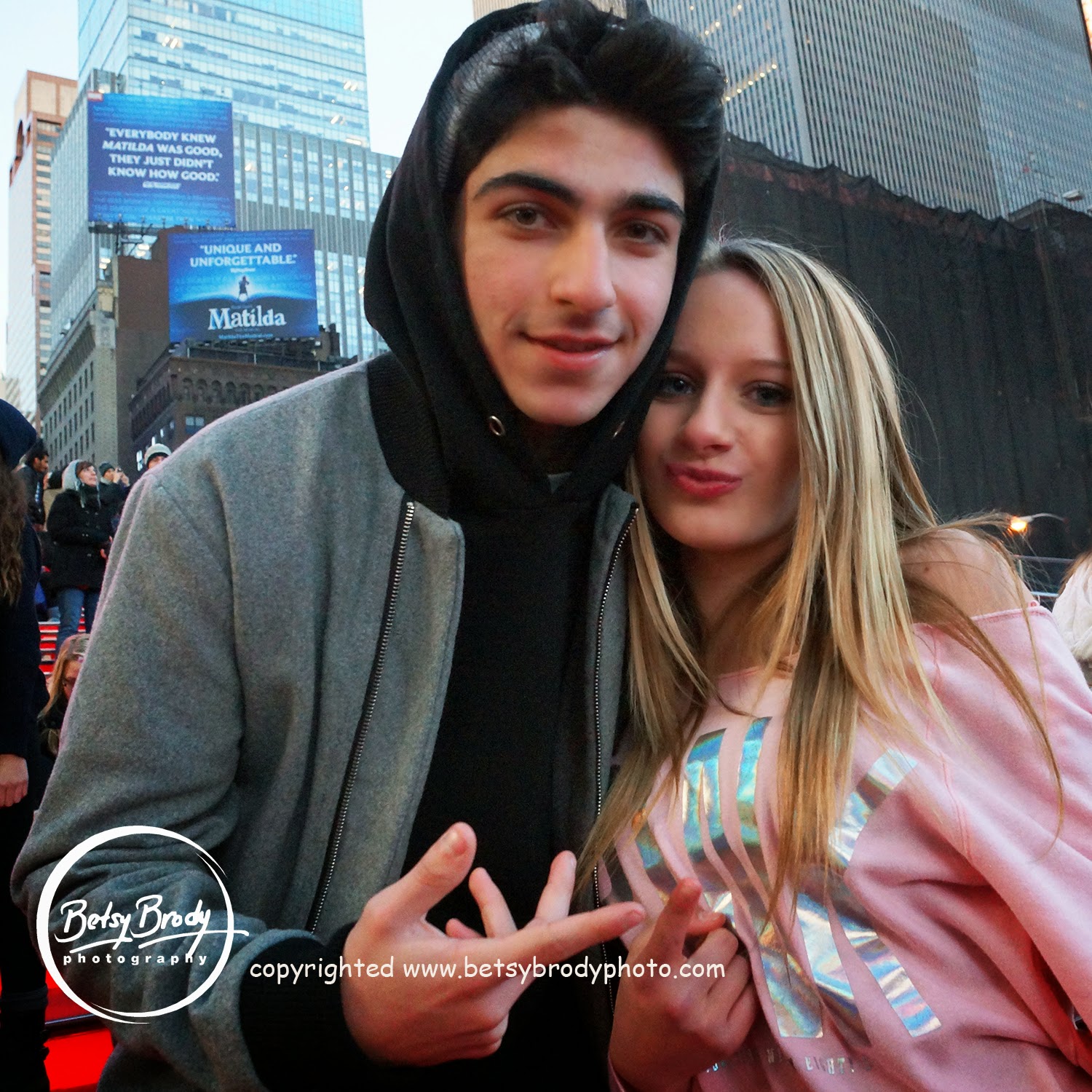 Betsy Brody Photography: New York City meet up in Times Square with ...