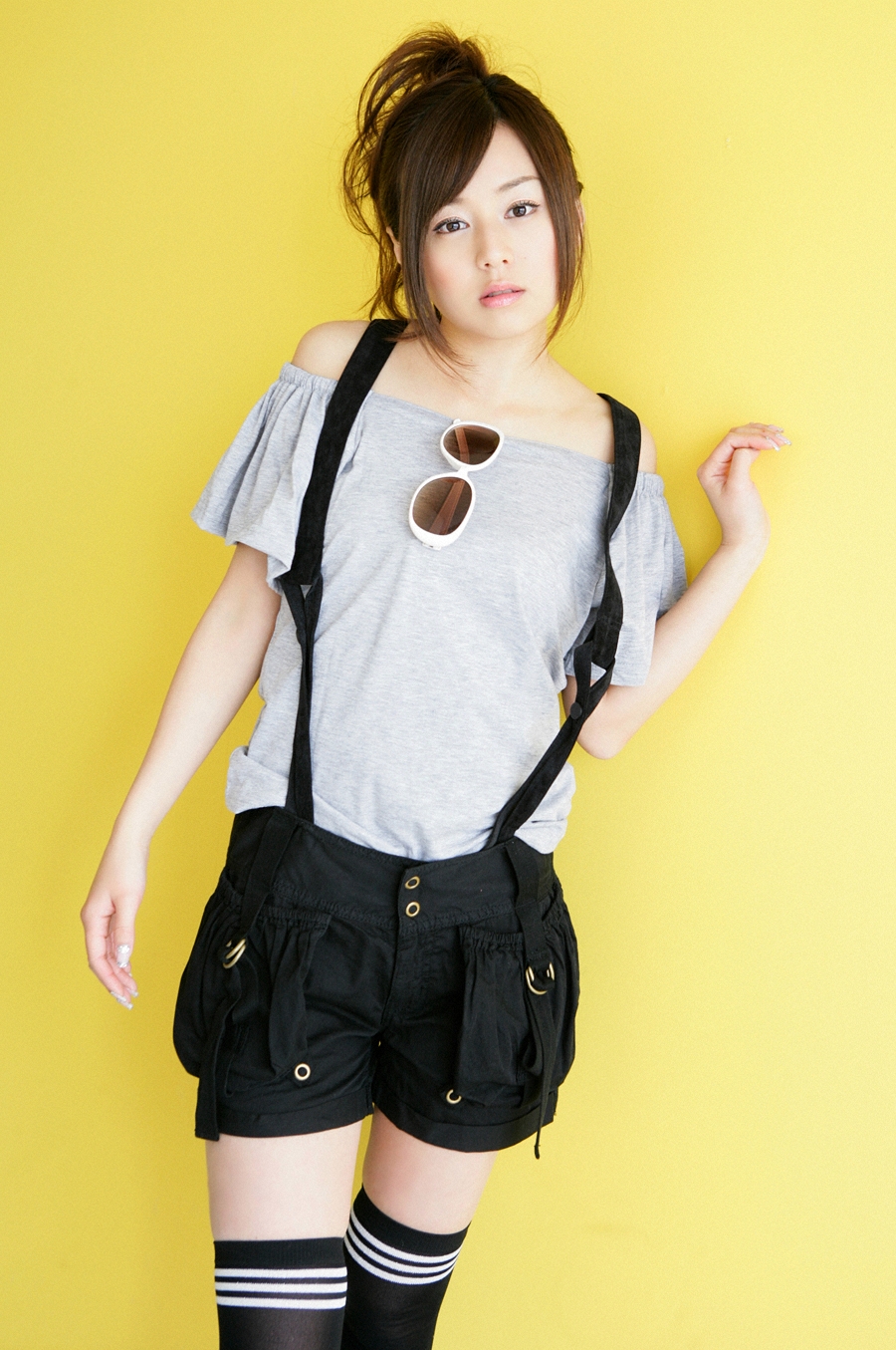 Japanese Girl Pictures Cute Pic Jun Natsukawa In Cute Dress And Glasses