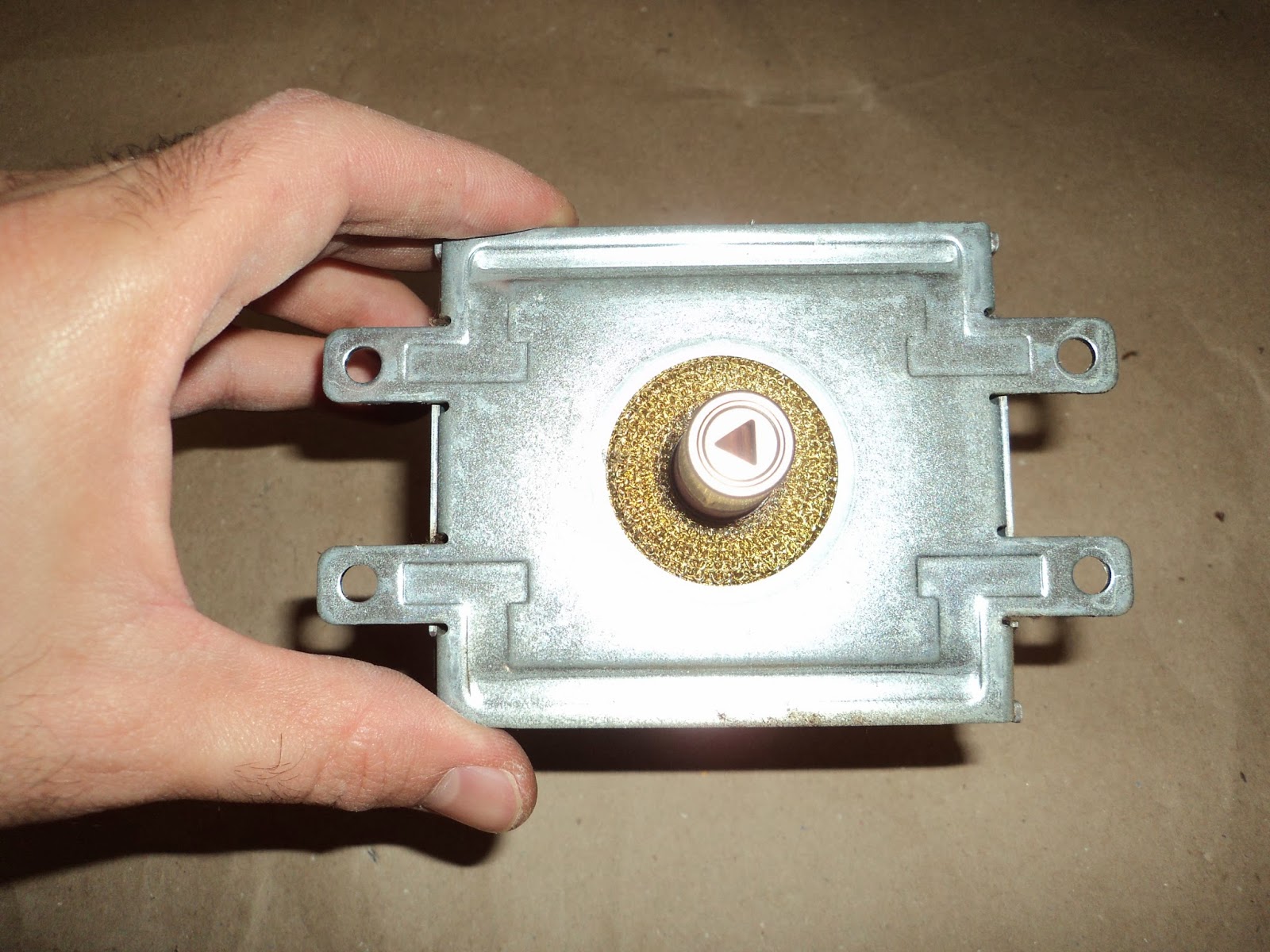Brasilrobotics: Desmontando um Microondas - Microwave disassembly