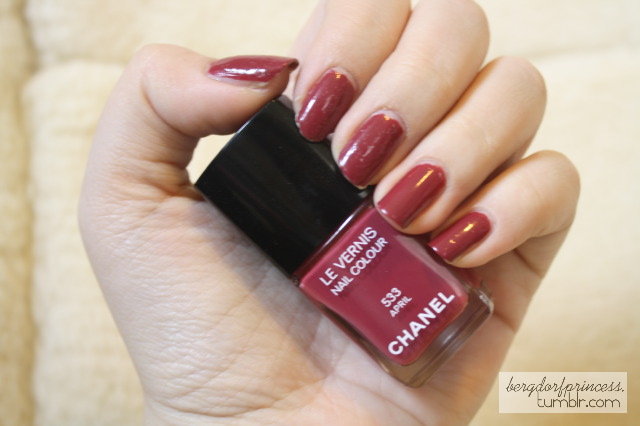 a stroke of fabulosity: Chanel Nail Polish Swatches