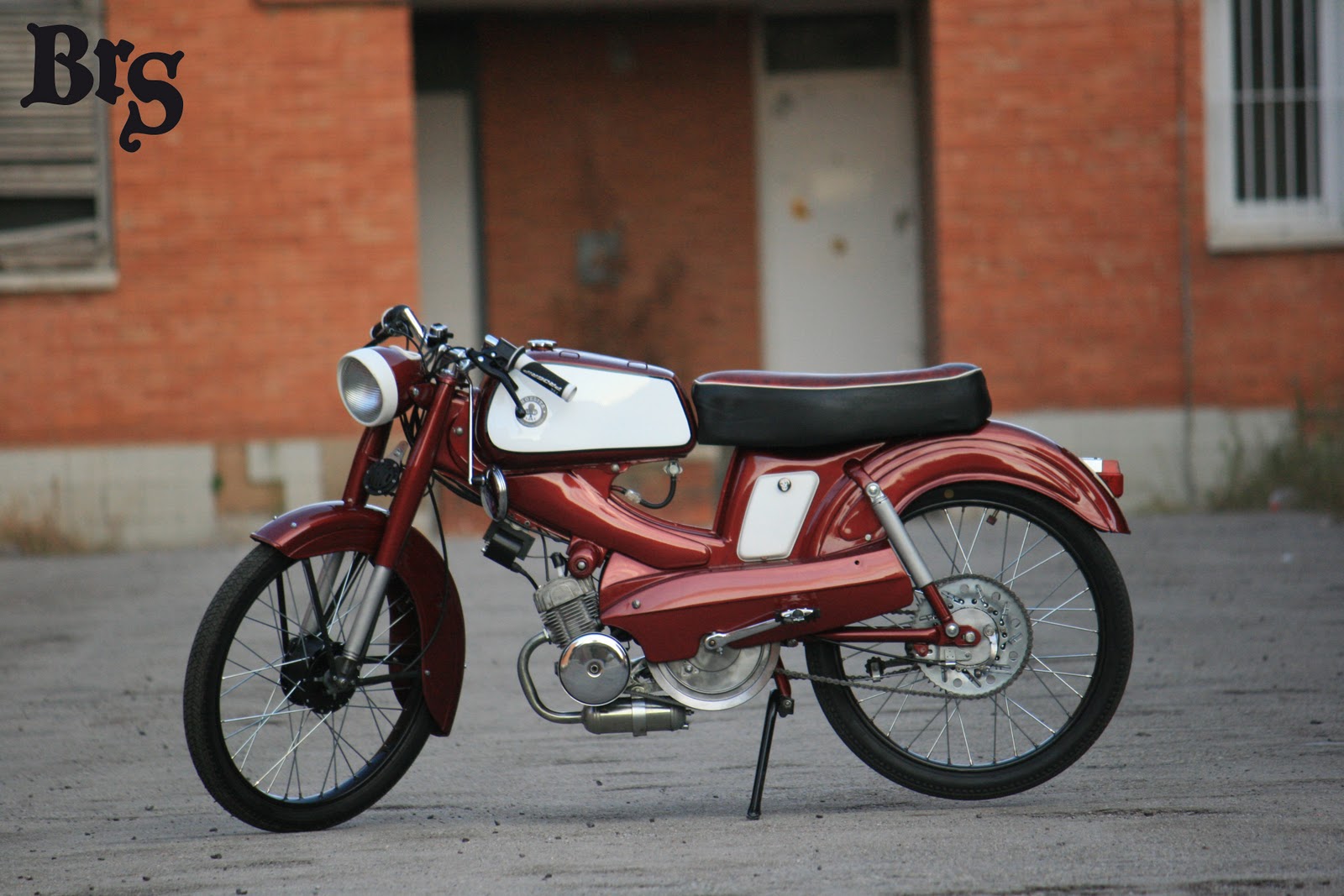 BURNING ROAD STORE. Rock & Biker Shop Zaragoza.: MOBYLETTE SP50 1965 3ª ...