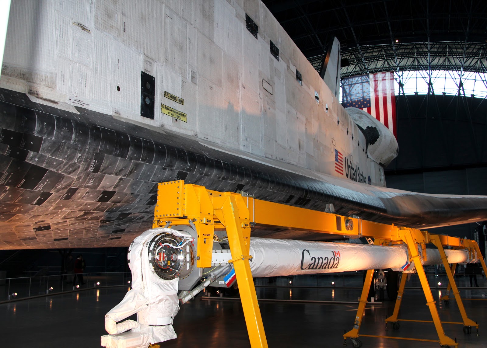 So I think I'm a photographer now...: Space Shuttle Discovery, Up Close ...