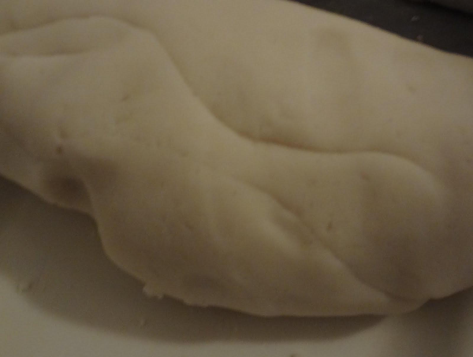 MALABAR PATHIRI (ARI PATHIRI/THIN RICE ROTI) with step by step pics..