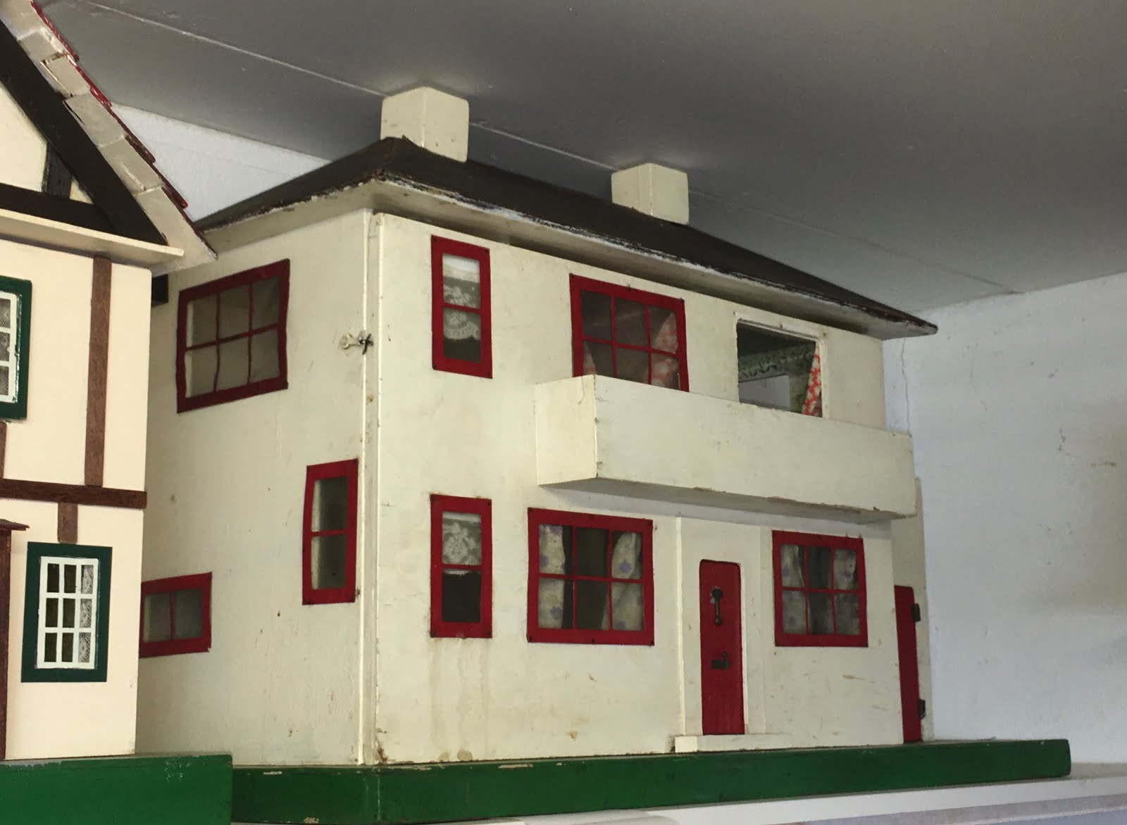 Truly Madly Tiny: The Most Amazing Lines/Triang Dolls' House Collection!