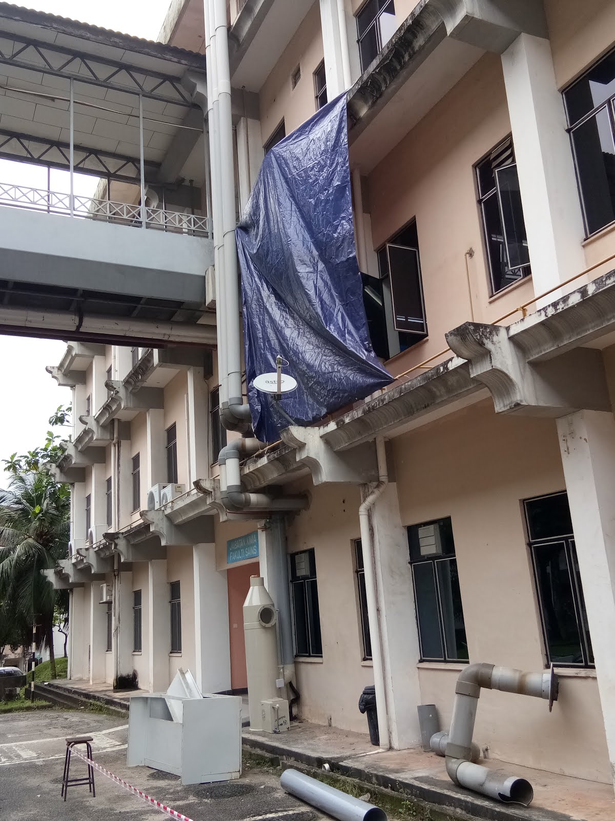 Baguih Noh: Penyelenggaraan Kebuk Wasap (Fume hood)