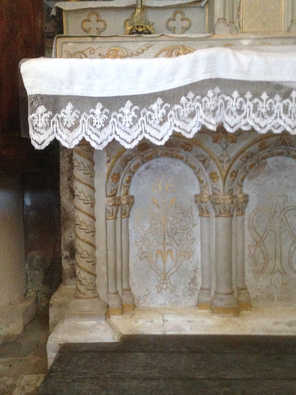 Lululiz in Lalaland: A Roman church in a tiny French village