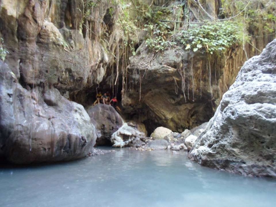 The Thrifty Wanderer: ESOY HOTSPRING, Catmon Cebu City