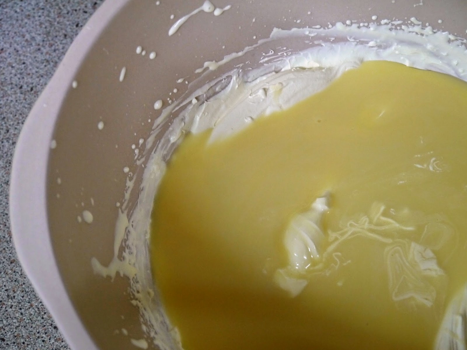 This Muslim Girl Bakes: No-Machine Mango Swirl Ice Cream