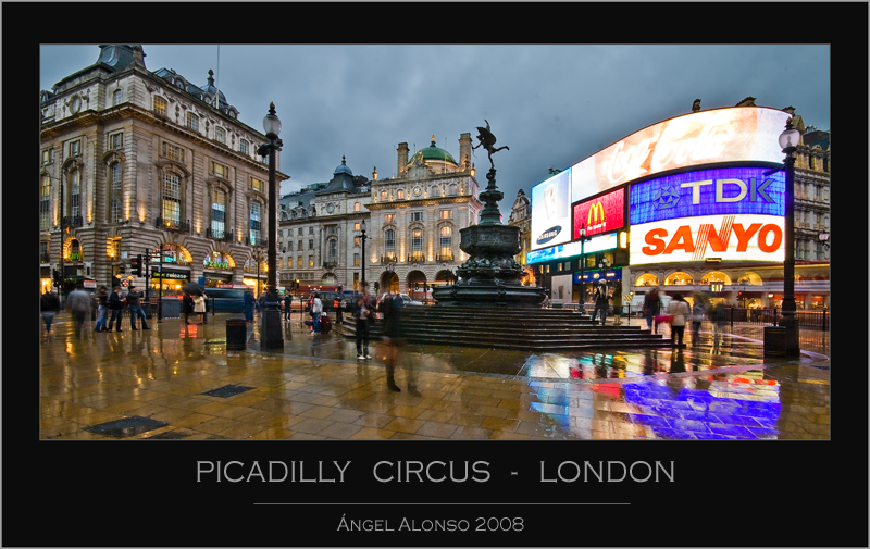 El Atelier de las Muñecas: Picadilly Circus