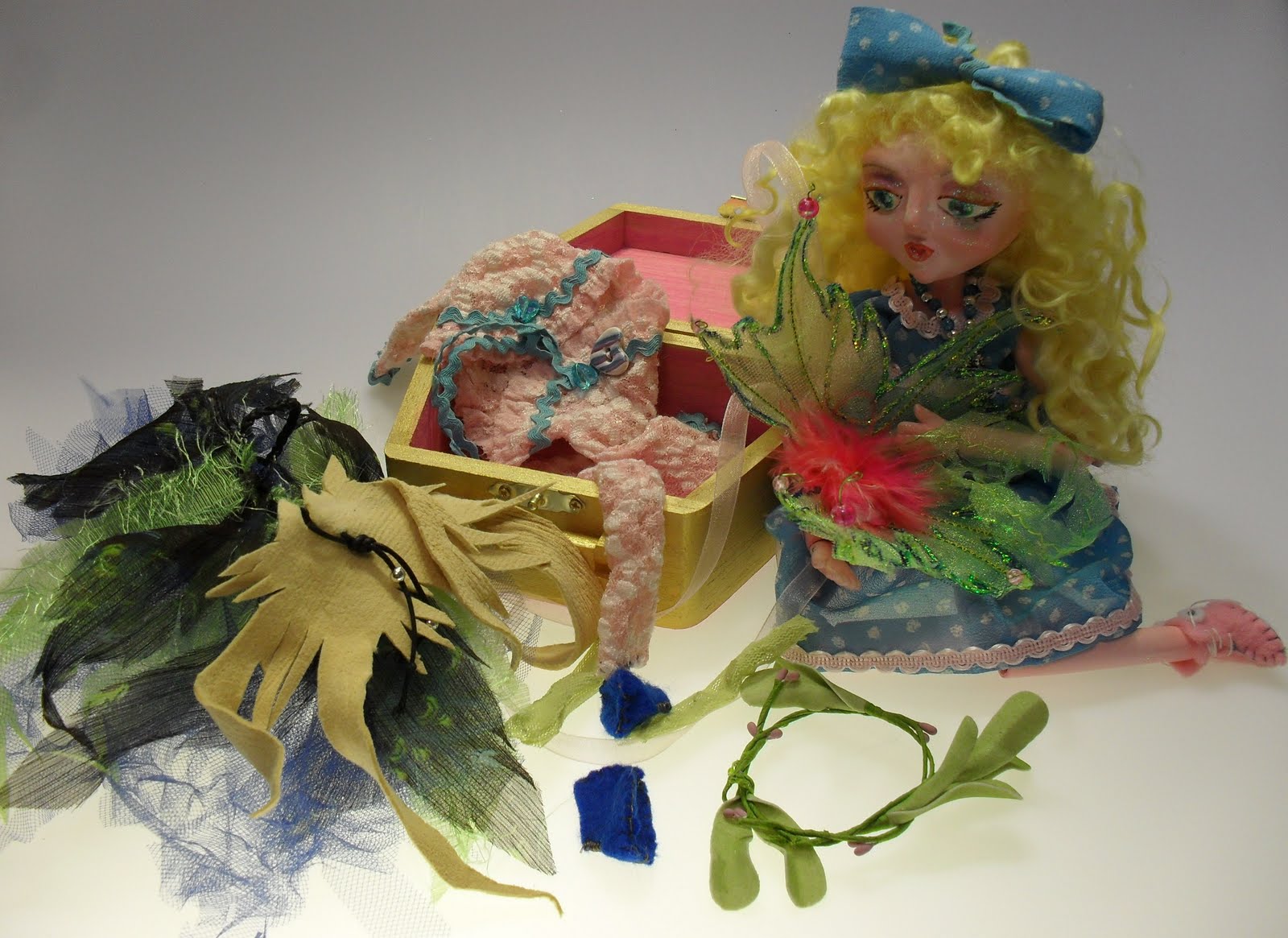 KAERIE FAERIE: SARAH A DOLL SET