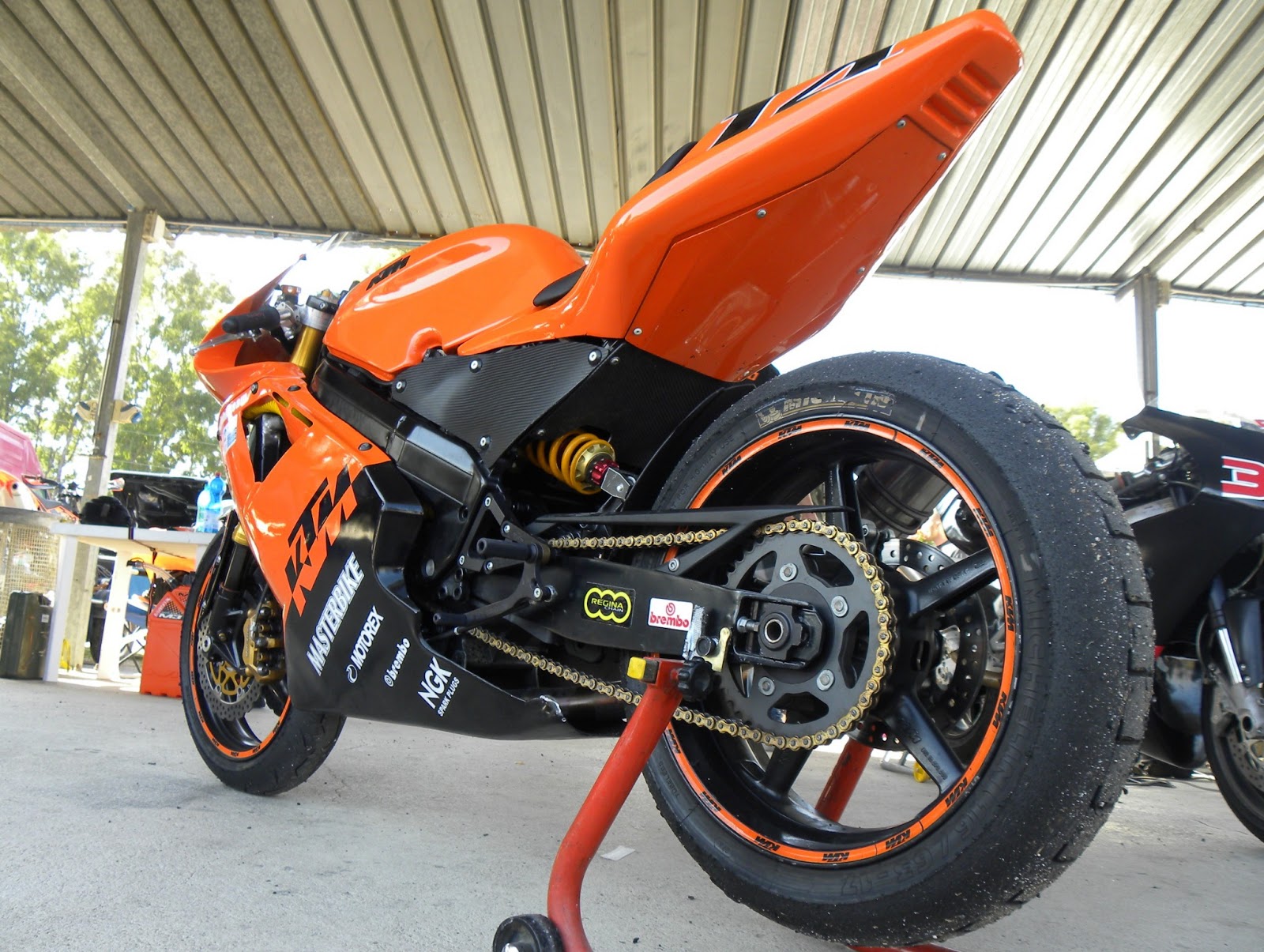 KTM Supermono - RocketGarage - Cafe Racer Magazine