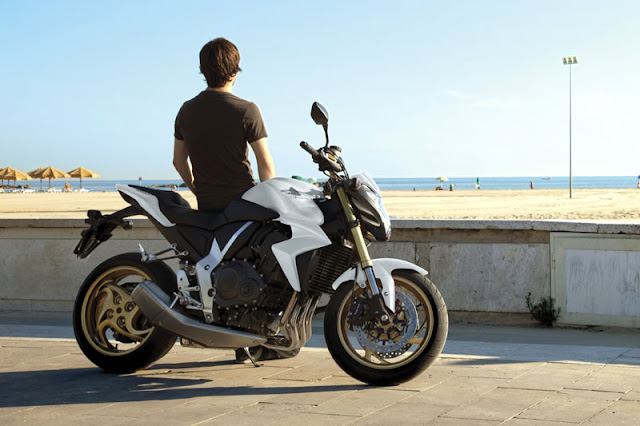2013 Honda CB1000R with Matt White Color Introduced | New Motorcycle Review