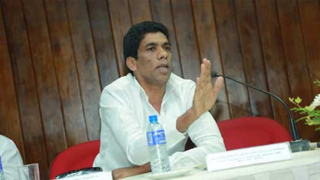 ඇමති තිගාම්බරම්ගෙන් ජනපතිට හා අගමැතිට රතු එළියක් | Palani Thigambaram ...