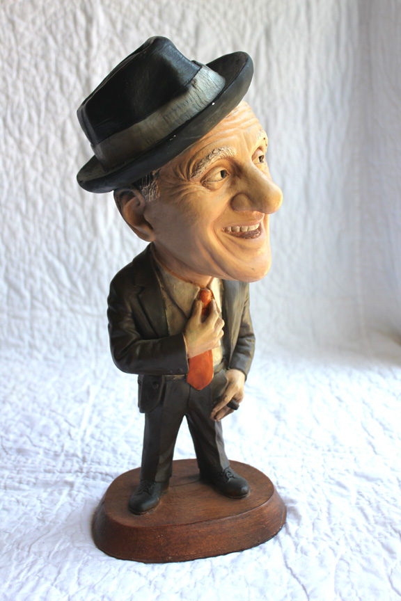 junk and howe: What a Piece: The Esco Statue