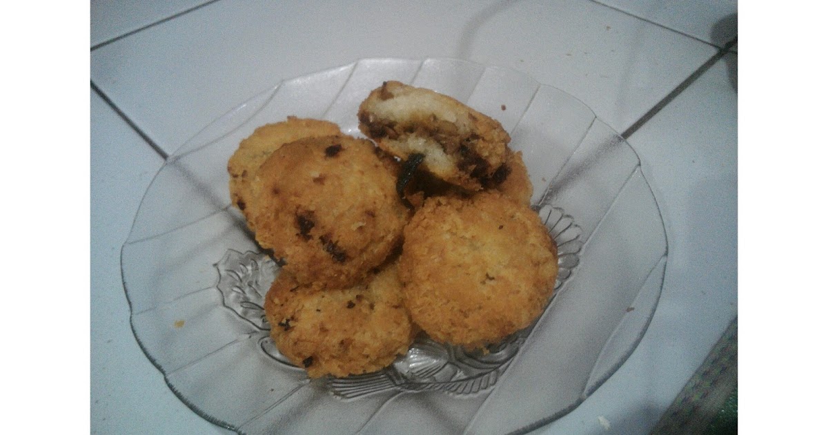 Makanan Tradisional Khas Jawa Barat "Combro"