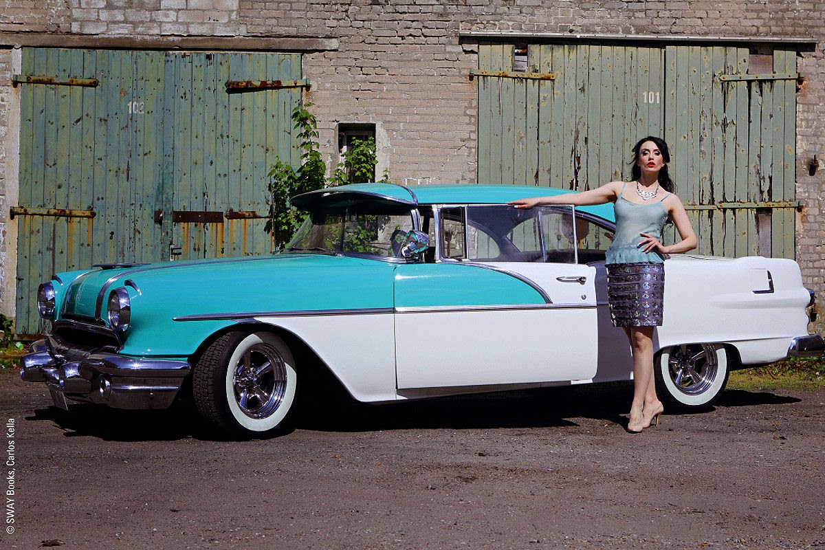 Girls and Legendary US-Cars, 2015 Calendar - Vintage Classic Cars and Girls