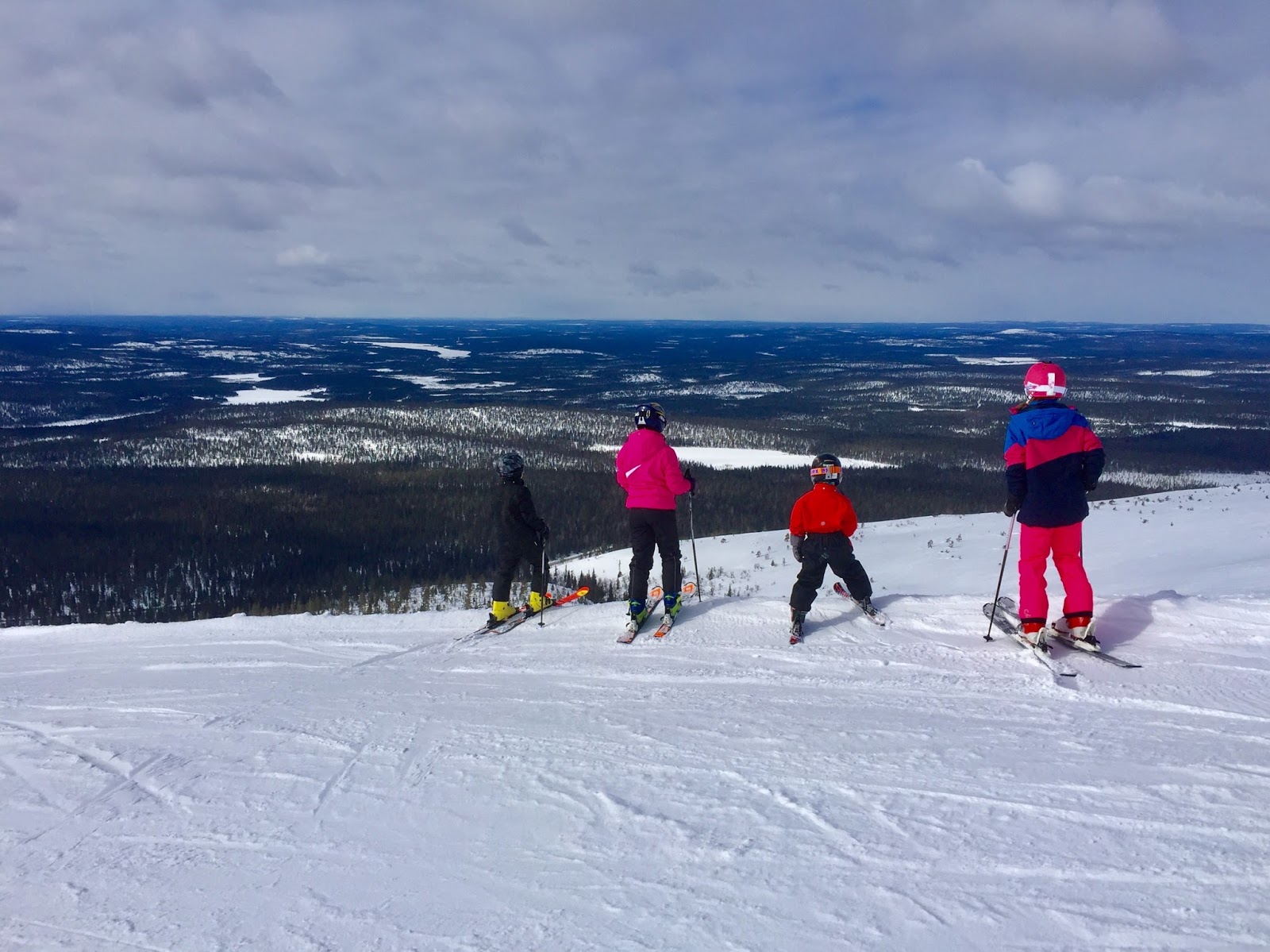 Kotomo: Laskettelu perheen yhteisenä harrastuksena
