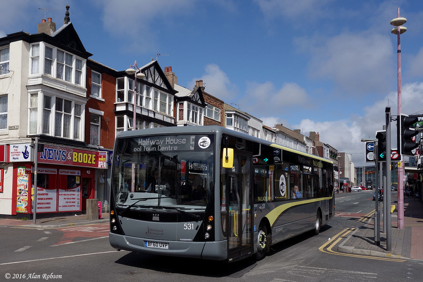 Blackpool Tram Blog: Third Plaxton Centro painted Grey