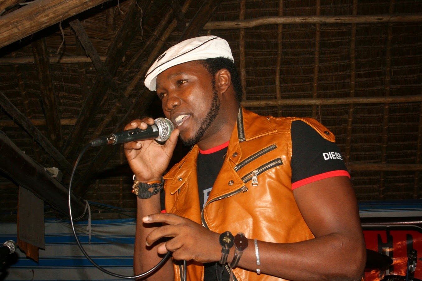 NEW MUSIC VIDEO: HUSSEIN MACHOZI – MIMI NAWE - kema5.com