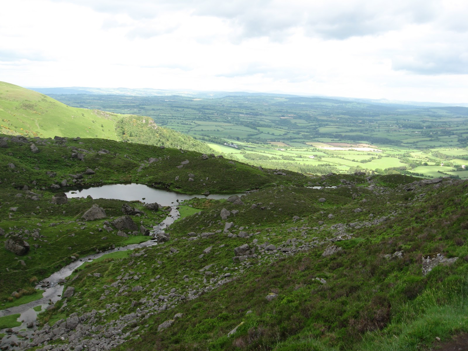 Niamh Boyce : comeragh mountain walk