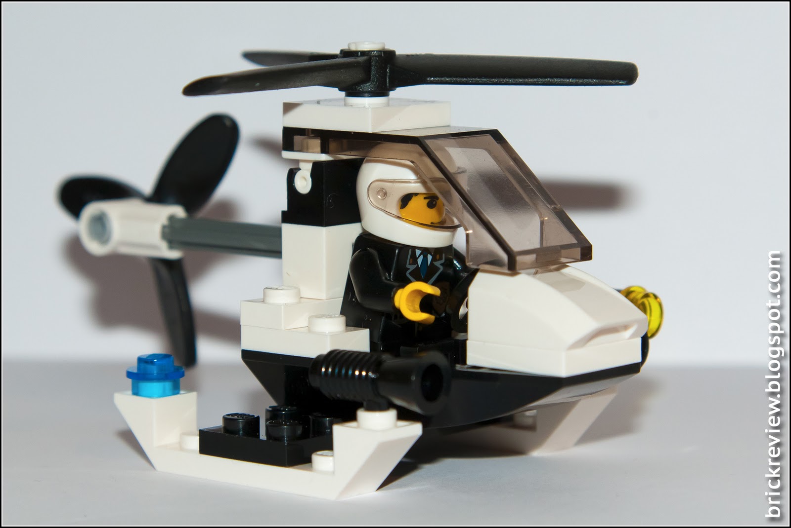 Brickreview: LEGO 4991: MiniElicottero della Polizia
