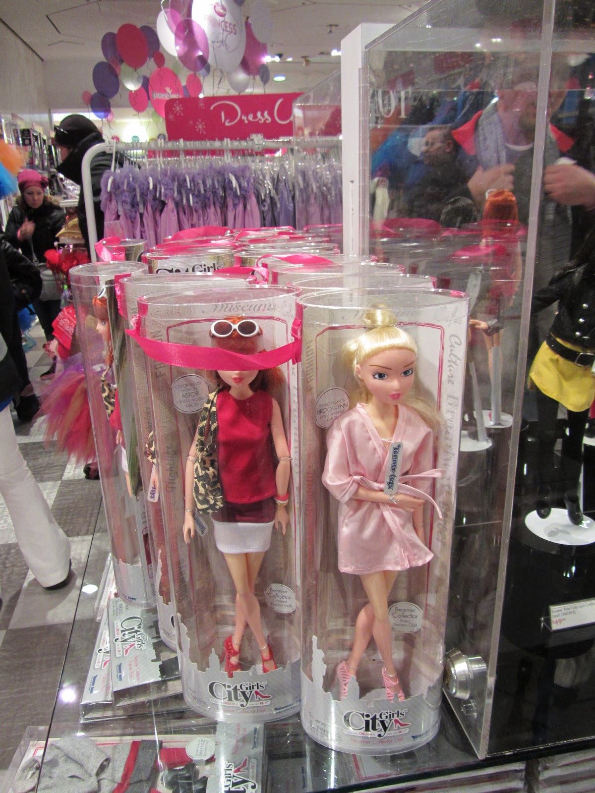 Saturday Morning Toyz: Barbie and Tonner section @ Fao Schwarz