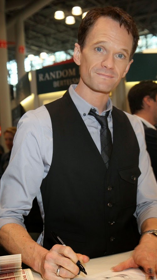 VJBrendan.com: Neil Patrick Harris Signing Books at the 2014 Book Expo ...