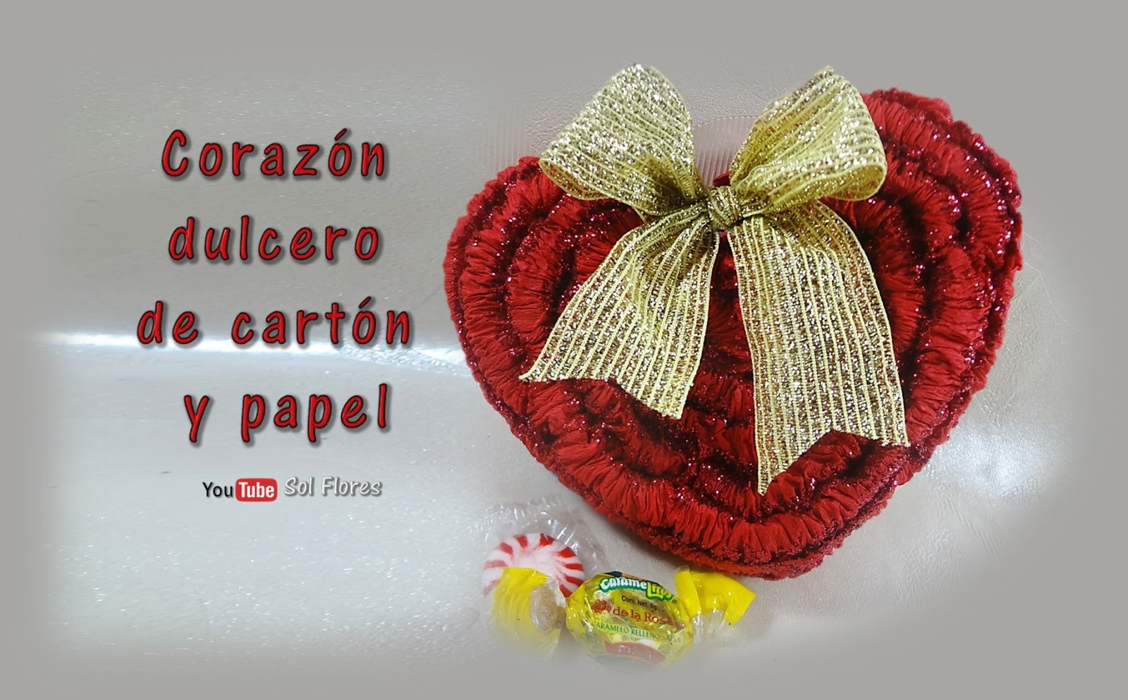 Corazón dulcero, hecho de cartón y papel