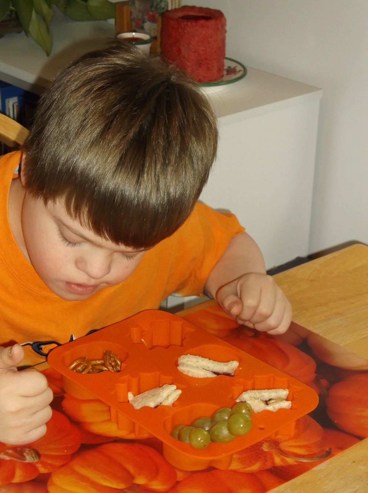 Koogle's Korner: Leaves and Pumpkins