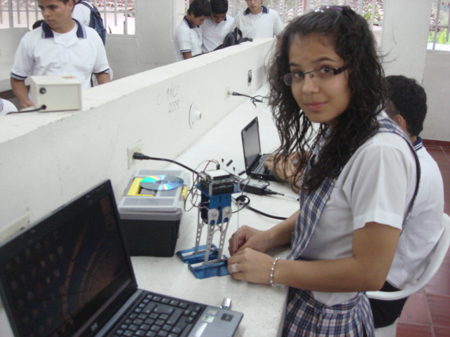 LAS TIC´S EN LA INS. EDUCATIVA SAN LORENZO: LABORATORIO DE ELECTRÓNICA