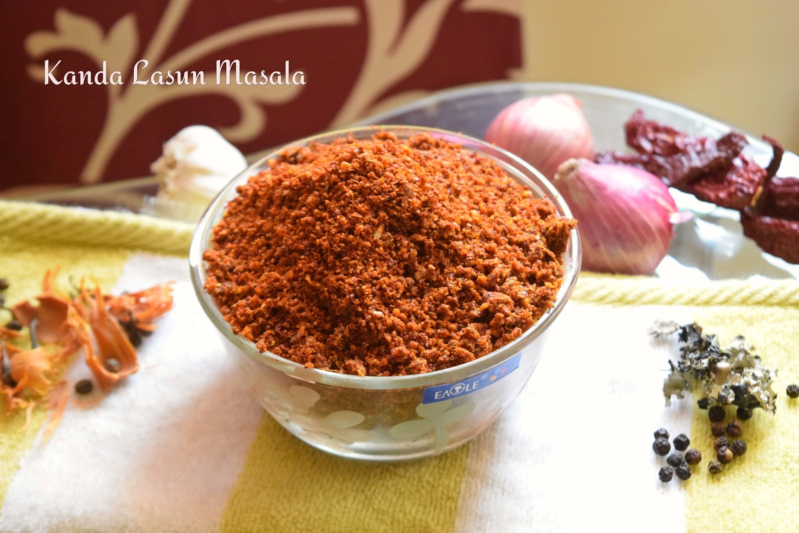 Poorni's Cookbook: Kanda Lasun masala/Kaandha Lasun masala/Lal tikhat ...