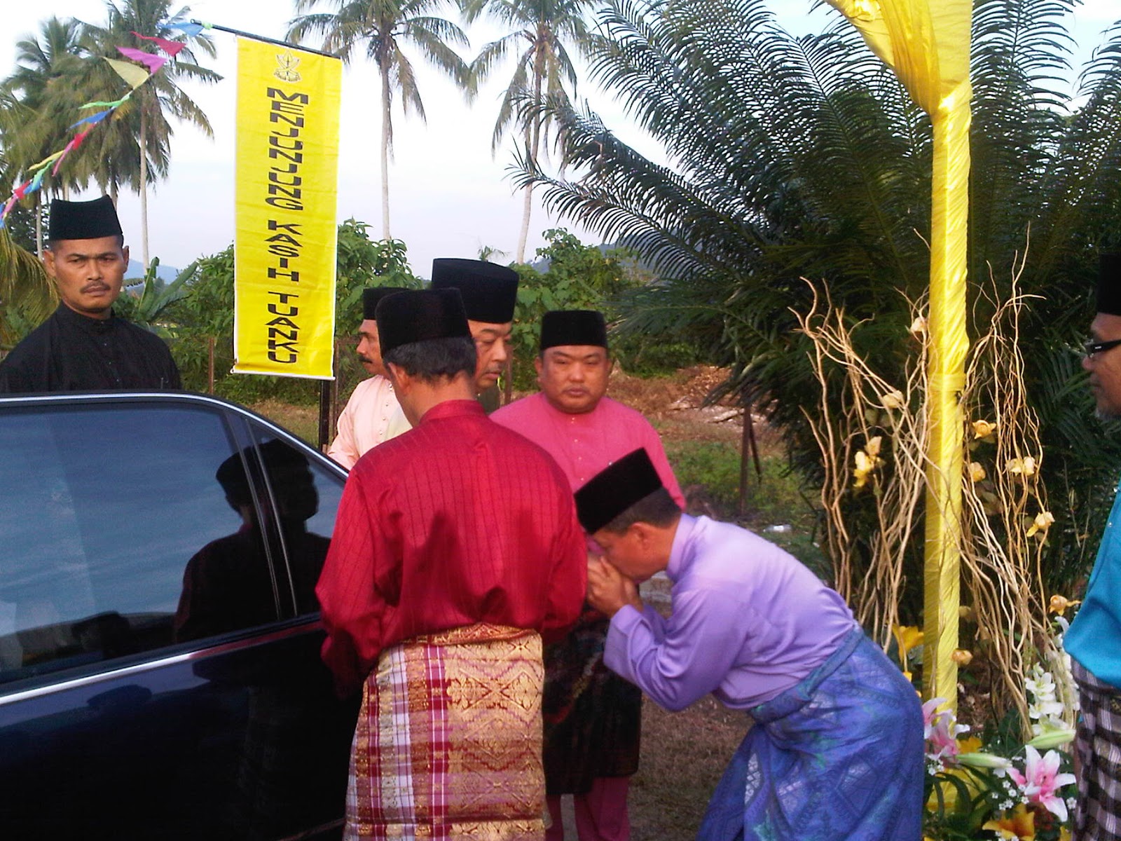 WZWH: Keberangkatan KDYTM Tengku Mahkota Pahang Ke Majlis Berbuka Puasa ...