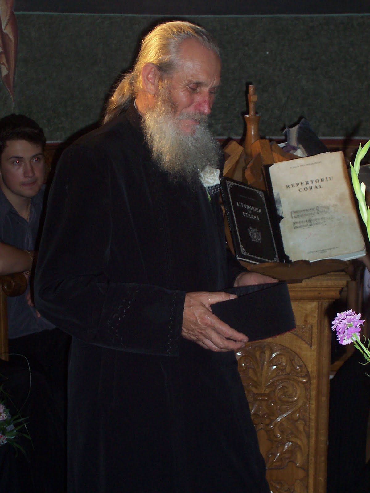 IN MEMORIA PREOTILOR MIHOC GEORGE, VASILE SI A PRESBITEREI ELENA ...