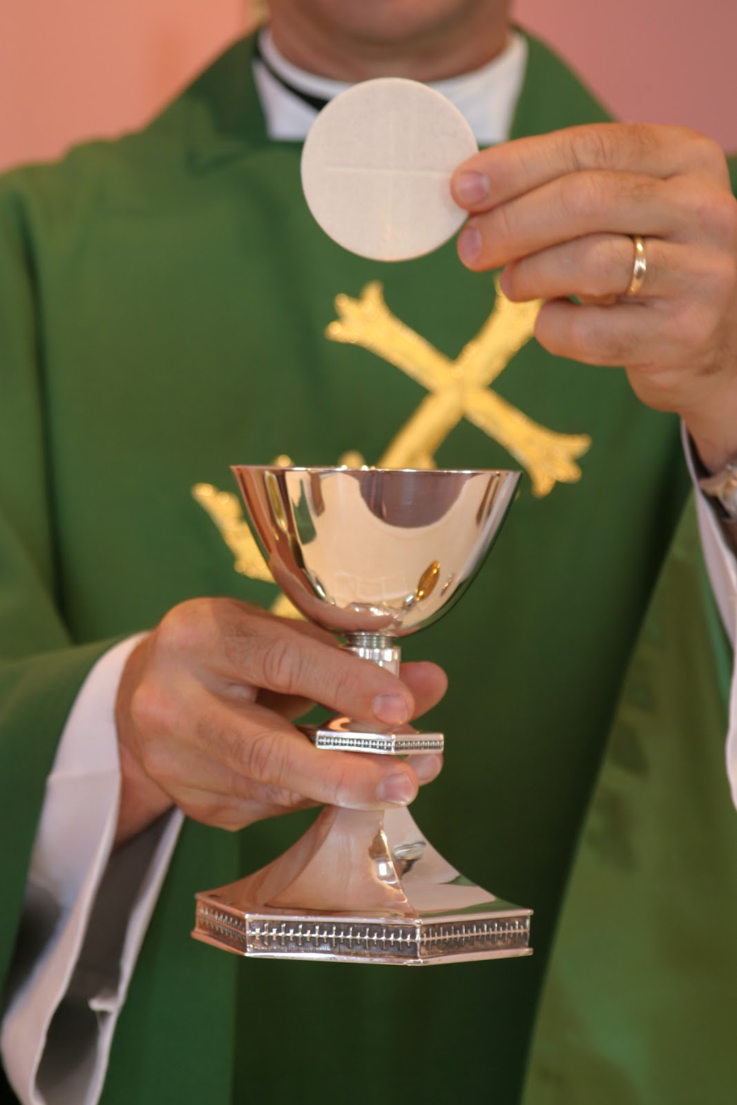 Holy Communion Lutheran