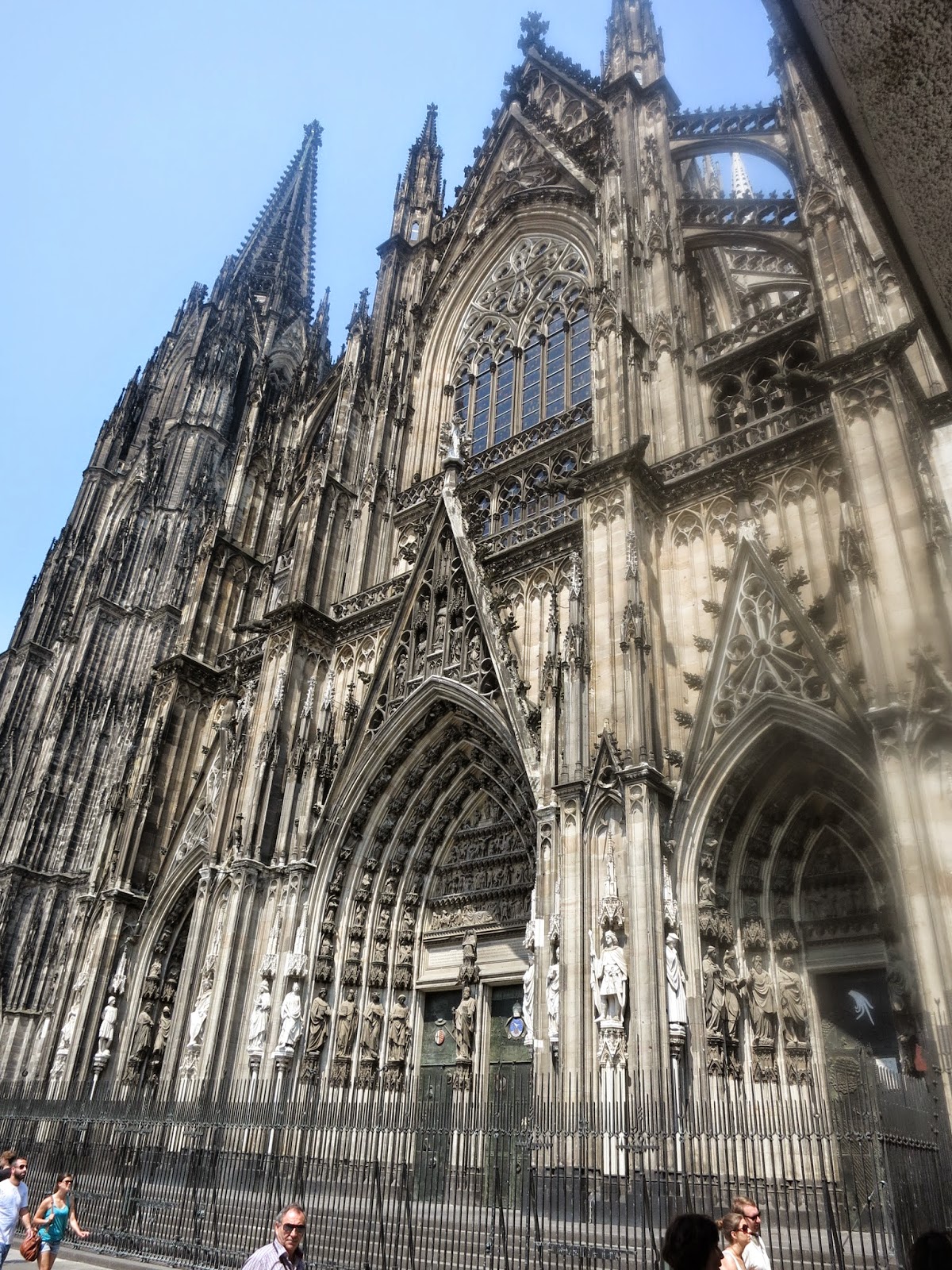 POR TIERRA POR LA TIERRA: La Catedral de Colonia
