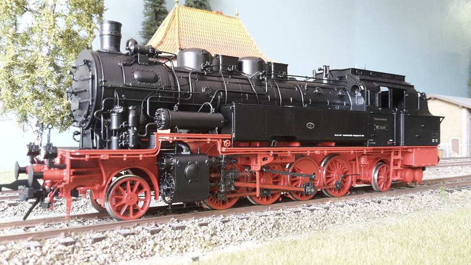 Konigshofen spur nul: BR 93 prototype was te gast in banhof Königshofen