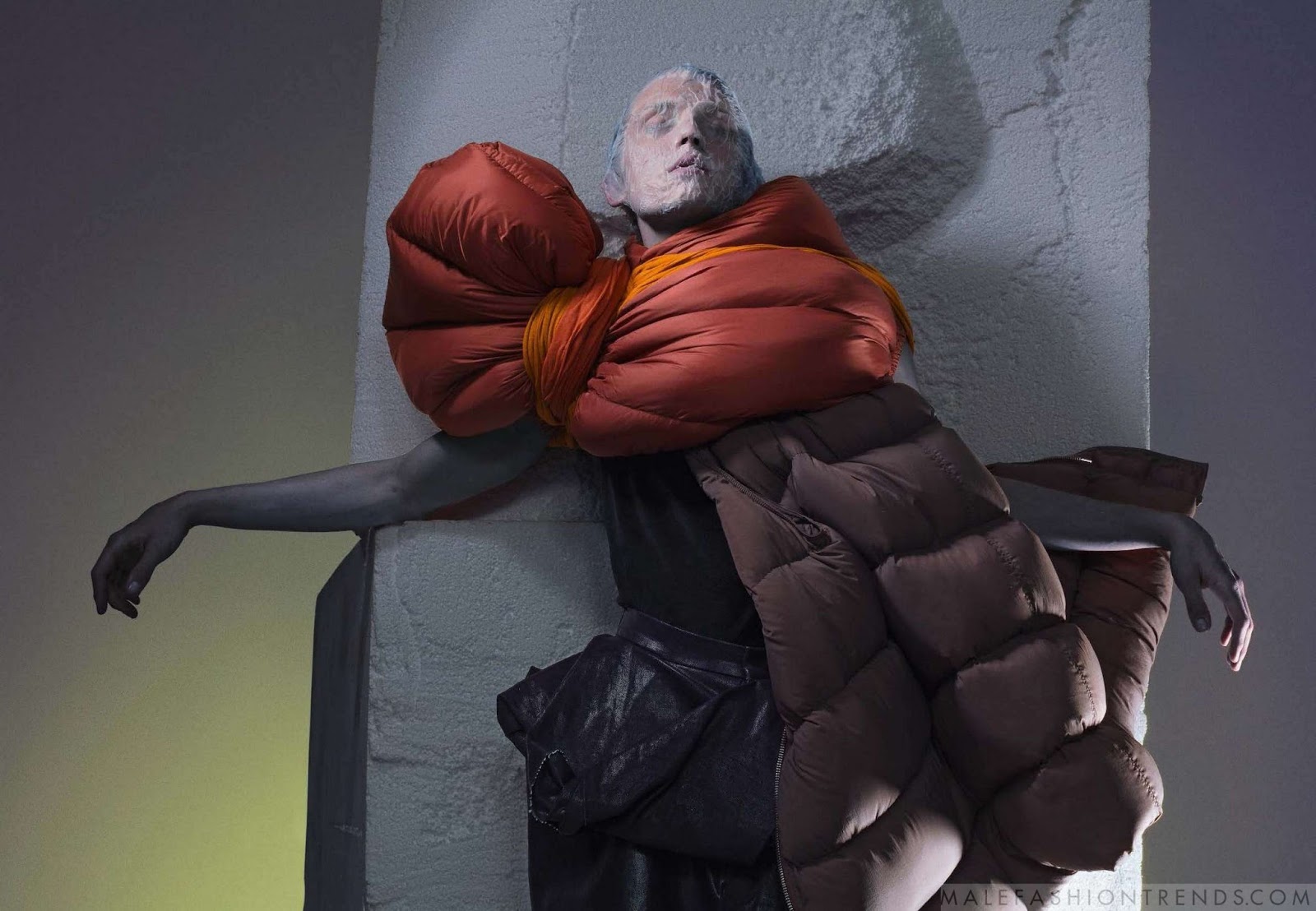 Jelle Haen viste arte y drama para Men's Health Alemania en fotos de ...