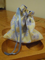 Totally Tutorials: Tutorial - How to Make a Drawstring Bag