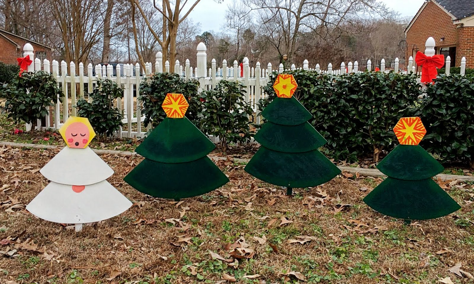 foobella design: Christmas Angel and Tree Wood Yard Ornaments, and Some ...