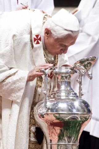 SACRIS SOLEMNIIS: Uncti ex Uncto