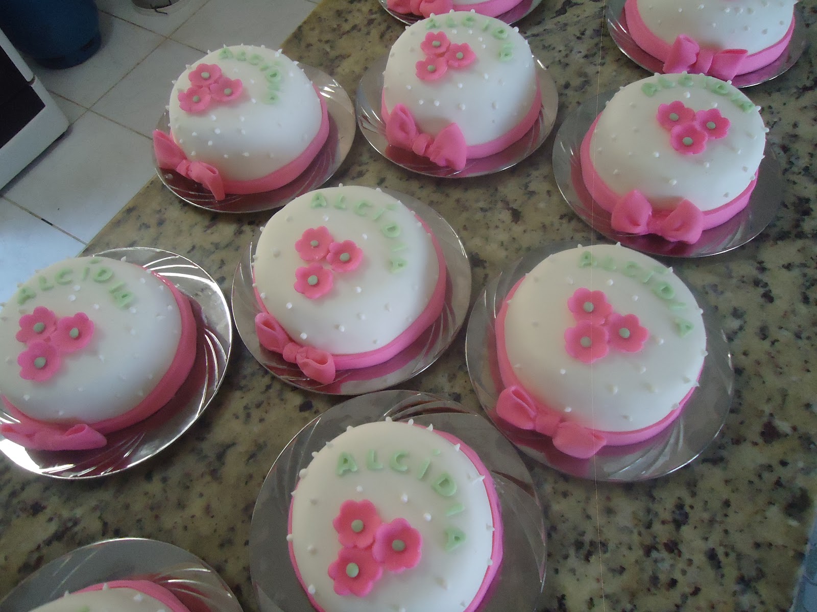 Patricia Malcher Bolos Decorados: Mini bolo