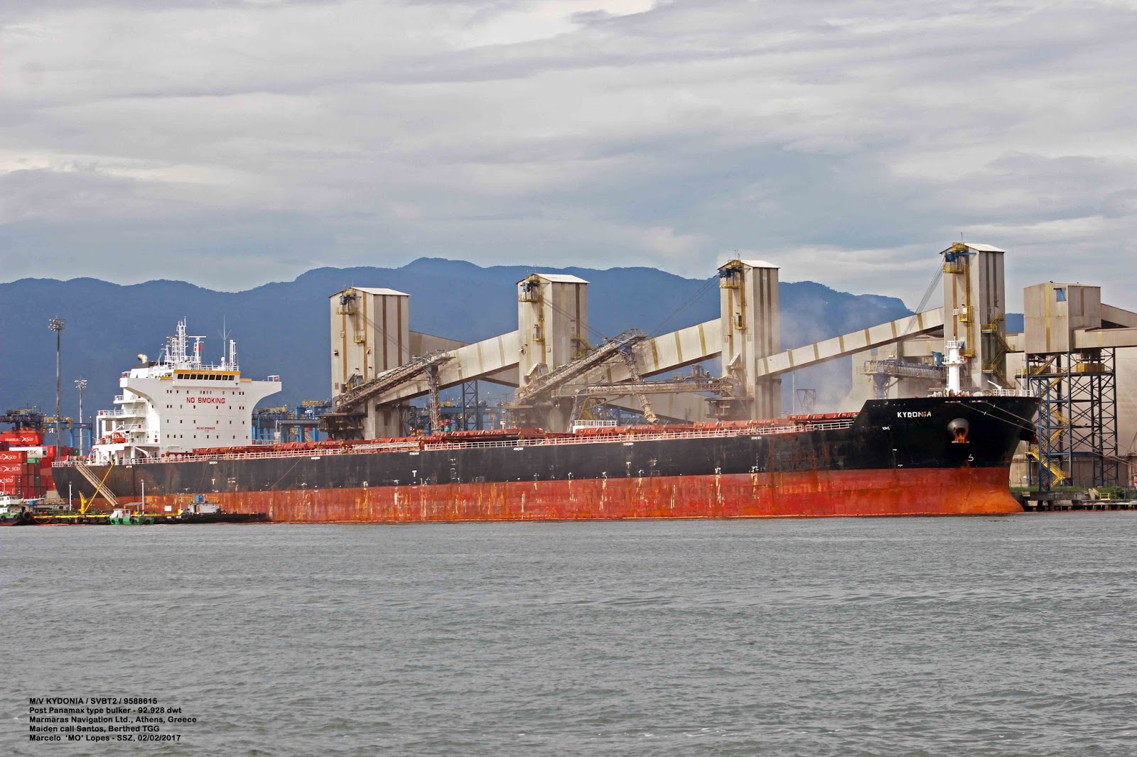 Santos Shiplovers: M/V Kydonia / SVBT2, Under loading operations at TGG ...