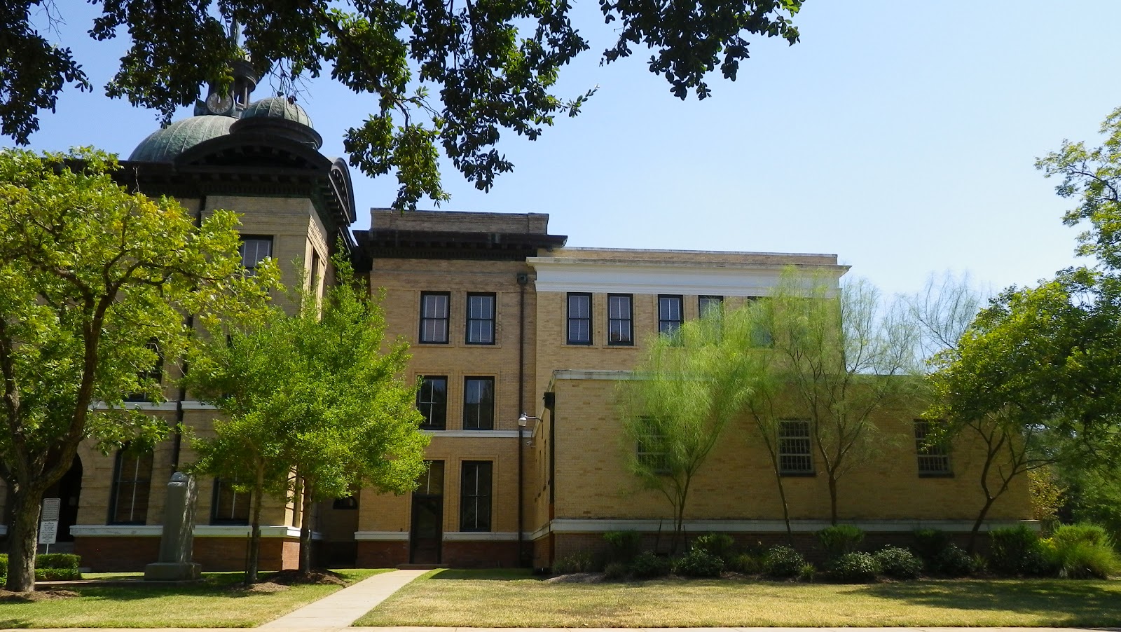 Texas Courthouse Tour: 9/10 - 9/11/11: Columbus, Wharton, Bay City ...