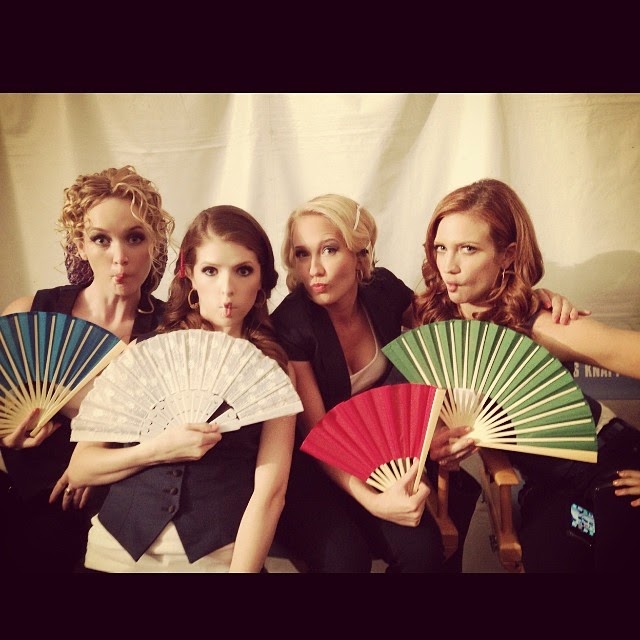 Anna Kendrick, Brittany Snow e as Barden Bella em imagens inéditas de A ...