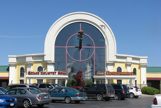 Dining In Branson MO: Grand Country Buffet