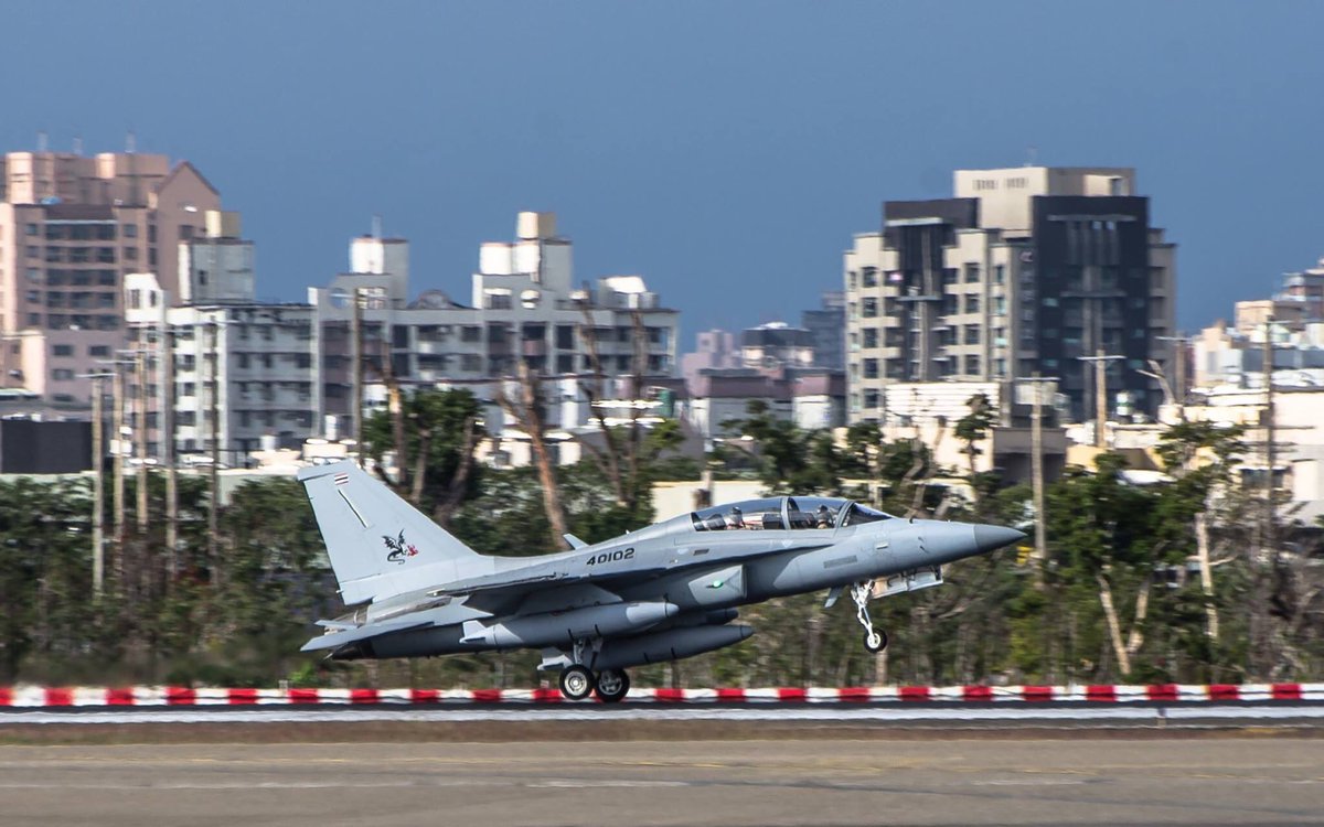 Military and Commercial Technology: KAI T-50THs stopped over at Taiwan ...