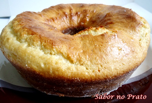 Bolo de Coco Fofinho | Sabor no Prato