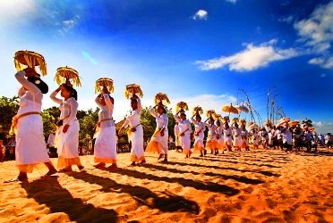 Pariwisata Bali: Tradisi Mepeed di Bali