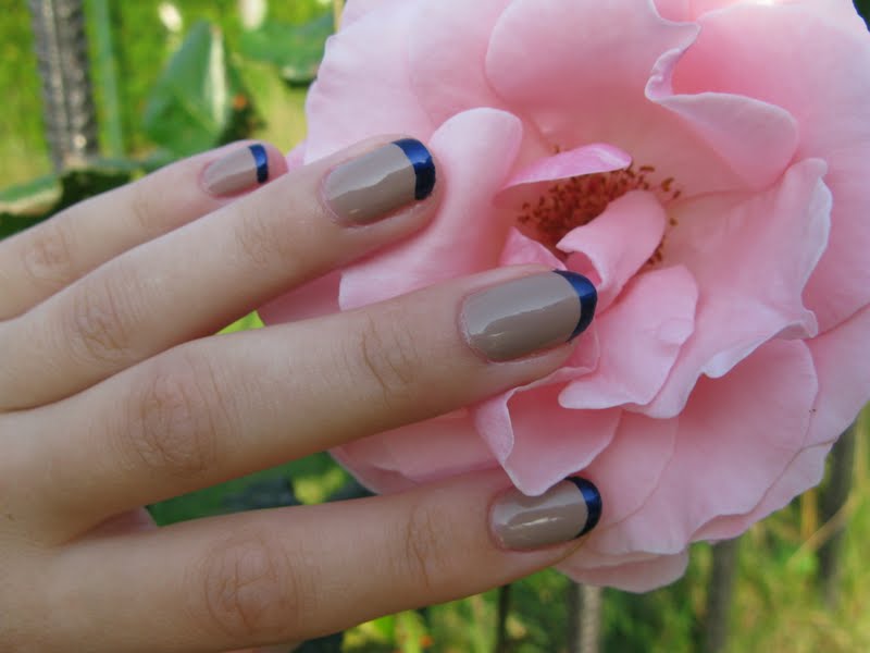 Lipstick on your cup: A modern French